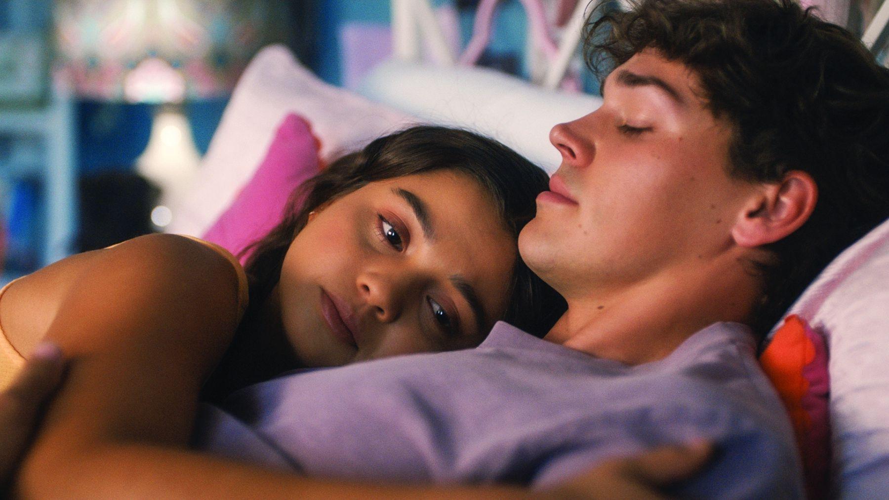 How to watch Sidelined: The QB and Me in the UK for free - UpNext by ...